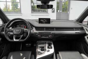 Melns Audi SQ7 2018 Viļņa, ar dzinēja tilpumu 3.96 L un nobraukumu 203 tūkst. km par 37999 €, foto 16 vietnē AUTOMOTO.COM.LV
