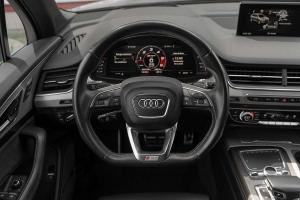 Melns Audi SQ7 2018 Viļņa, ar dzinēja tilpumu 3.96 L un nobraukumu 203 tūkst. km par 37999 €, foto 18 vietnē AUTOMOTO.COM.LV