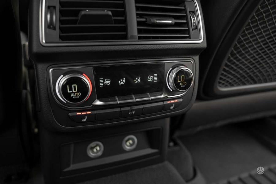 Melns Audi SQ7 2018 Viļņa, ar dzinēja tilpumu 3.96 L un nobraukumu 203 tūkst. km par 37999 €, foto 32 vietnē AUTOMOTO.COM.LV