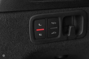 Melns Audi SQ7 2018 Viļņa, ar dzinēja tilpumu 3.96 L un nobraukumu 203 tūkst. km par 37999 €, foto 44 vietnē AUTOMOTO.COM.LV
