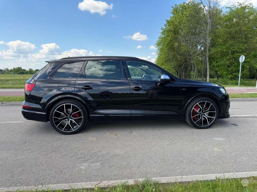 Black Audi SQ7 2018 in Kaunas, with an engine capacity of 3.96 L and mileage of 158 thousand km for 31900 €, photo 7 on AUTOMOTO.COM.LV