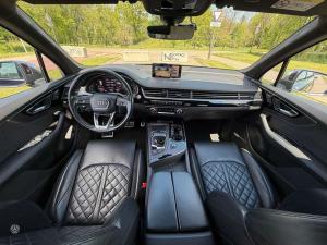 Black Audi SQ7 2018 in Kaunas, with an engine capacity of 3.96 L and mileage of 158 thousand km for 31900 €, photo 9 on AUTOMOTO.COM.LV