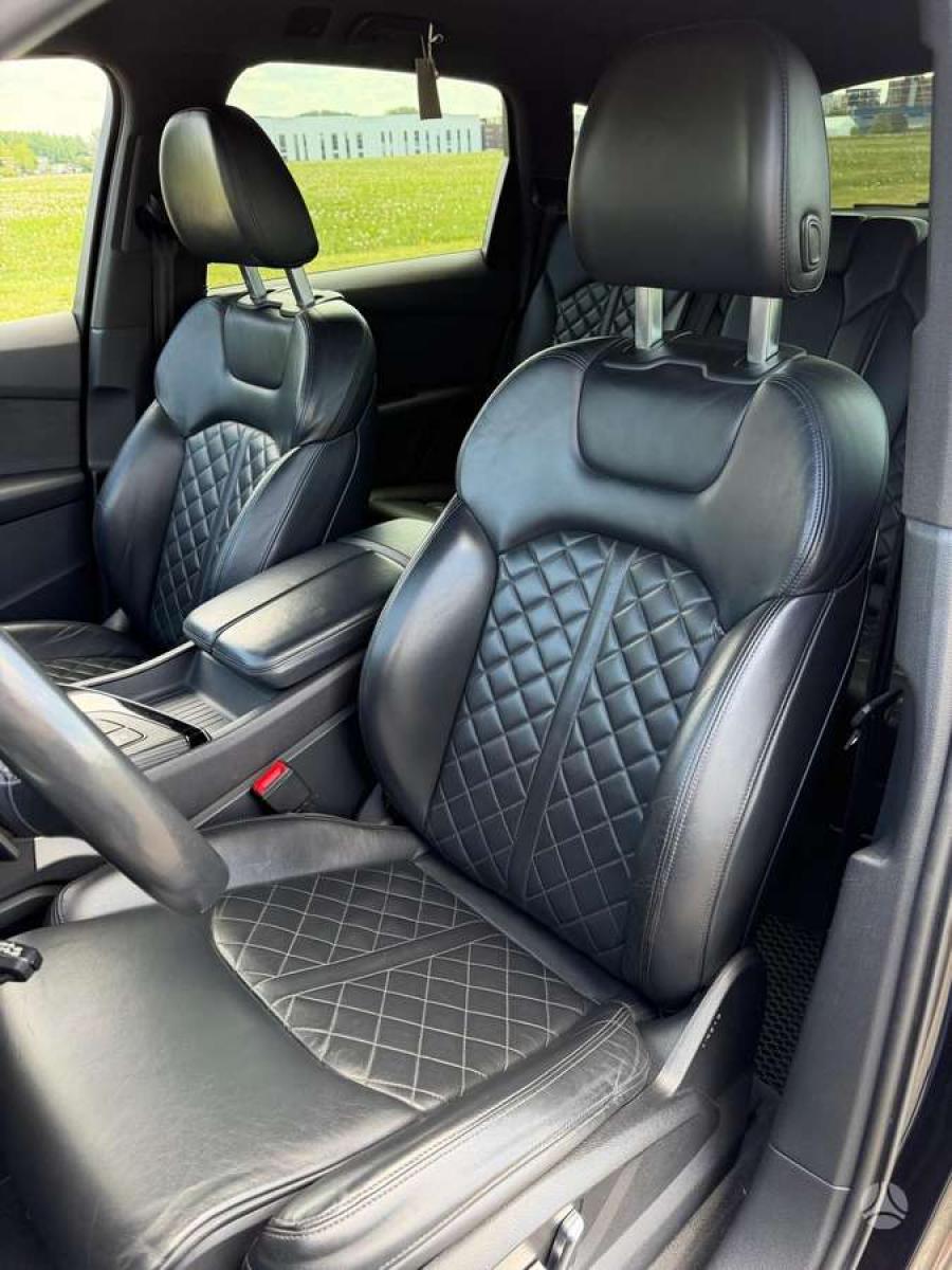 Black Audi SQ7 2018 in Kaunas, with an engine capacity of 3.96 L and mileage of 158 thousand km for 31900 €, photo 10 on AUTOMOTO.COM.LV