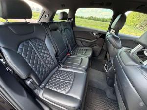 Black Audi SQ7 2018 in Kaunas, with an engine capacity of 3.96 L and mileage of 158 thousand km for 31900 €, photo 17 on AUTOMOTO.COM.LV