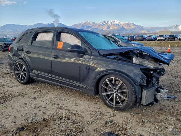 Black Audi SQ7 2020 in Klaipeda, with an engine capacity of 4.00 L and mileage of 50 thousand km for 18500 €, photo 1 on AUTOMOTO.COM.LV
