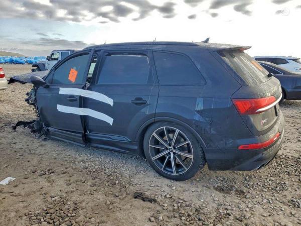 Black Audi SQ7 2020 in Klaipeda, with an engine capacity of 4.00 L and mileage of 50 thousand km for 18500 €, photo 4 on AUTOMOTO.COM.LV