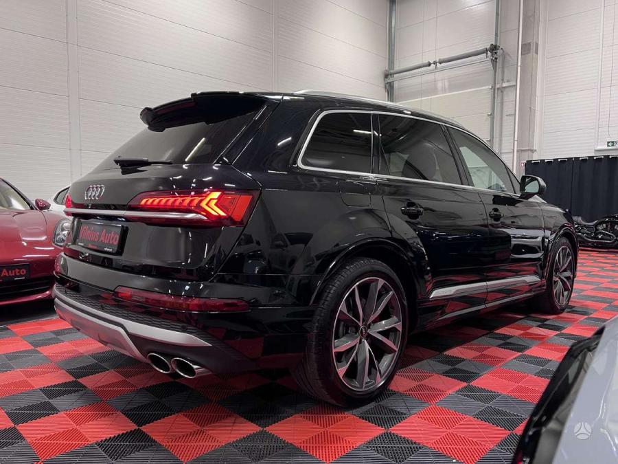 Black Audi SQ7 2020 in Vilnius, with an engine capacity of 3.96 L and mileage of 276 thousand km for 42990 €, photo 4 on AUTOMOTO.COM.LV
