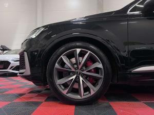 Black Audi SQ7 2020 in Vilnius, with an engine capacity of 3.96 L and mileage of 276 thousand km for 42990 €, photo 11 on AUTOMOTO.COM.LV