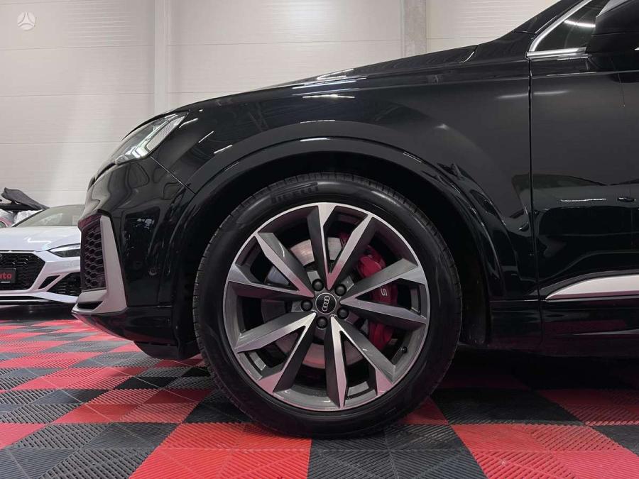 Black Audi SQ7 2020 in Vilnius, with an engine capacity of 3.96 L and mileage of 276 thousand km for 42990 €, photo 11 on AUTOMOTO.COM.LV
