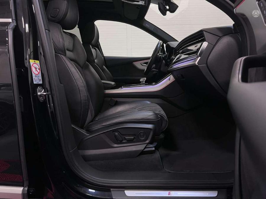 Black Audi SQ7 2020 in Vilnius, with an engine capacity of 3.96 L and mileage of 276 thousand km for 42990 €, photo 18 on AUTOMOTO.COM.LV
