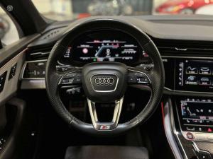 Black Audi SQ7 2020 in Vilnius, with an engine capacity of 3.96 L and mileage of 276 thousand km for 42990 €, photo 23 on AUTOMOTO.COM.LV