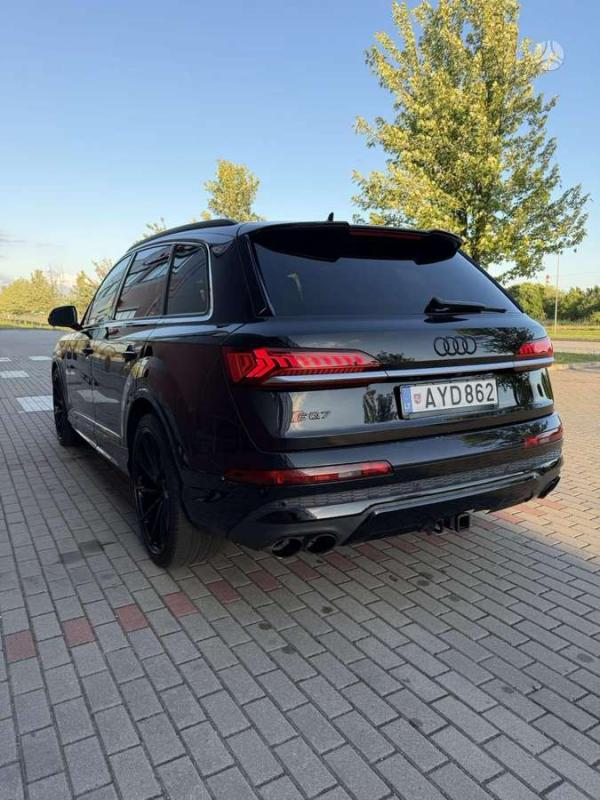 Melns Audi SQ7 2021 Klaipėda, ar dzinēja tilpumu 3.96 L un nobraukumu 175 tūkst. km par 58000 €, foto 3 vietnē AUTOMOTO.COM.LV