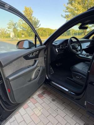 Черный Ауди SQ7 2021 в Клайпеда, объемом двигателя 3.96 л и пробегом 175 тыс. км за 58000 €, фото 13 на AUTOMOTO.COM.LV