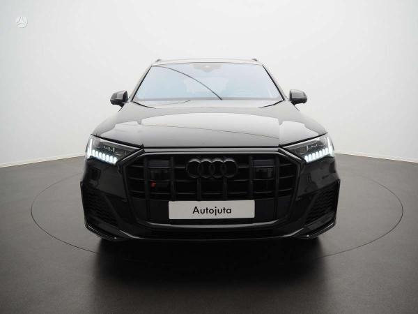 Black Audi SQ7 2021 in Vilnius, with an engine capacity of 4.00 L and mileage of 138 thousand km for 59000 €, photo 2 on AUTOMOTO.COM.LV
