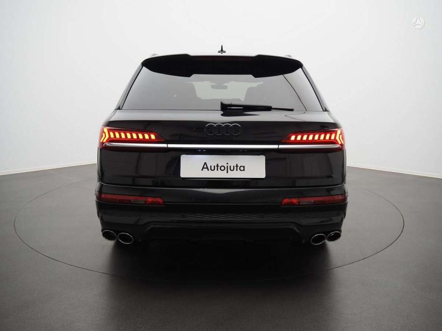 Black Audi SQ7 2021 in Vilnius, with an engine capacity of 4.00 L and mileage of 138 thousand km for 59000 €, photo 6 on AUTOMOTO.COM.LV