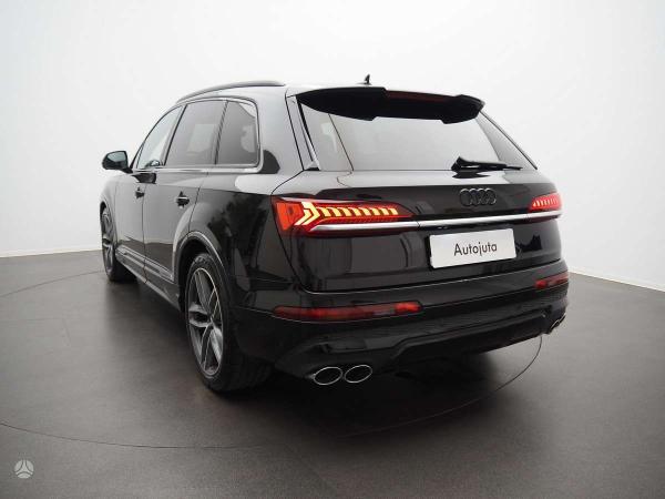 Black Audi SQ7 2021 in Vilnius, with an engine capacity of 4.00 L and mileage of 138 thousand km for 59000 €, photo 6 on AUTOMOTO.COM.LV