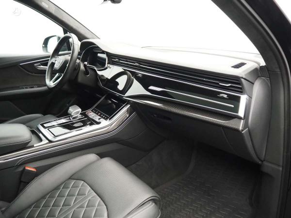 Black Audi SQ7 2021 in Vilnius, with an engine capacity of 4.00 L and mileage of 138 thousand km for 59000 €, photo 10 on AUTOMOTO.COM.LV