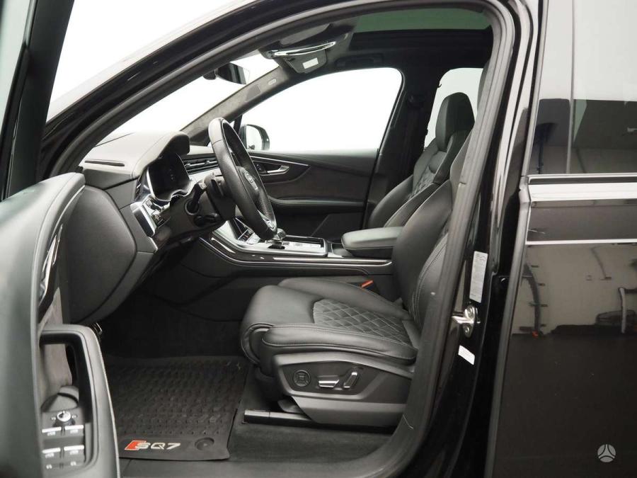 Black Audi SQ7 2021 in Vilnius, with an engine capacity of 4.00 L and mileage of 138 thousand km for 59000 €, photo 13 on AUTOMOTO.COM.LV