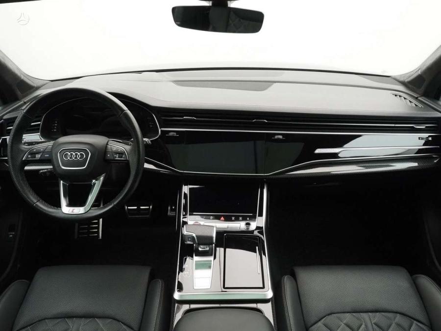 Black Audi SQ7 2021 in Vilnius, with an engine capacity of 4.00 L and mileage of 138 thousand km for 59000 €, photo 17 on AUTOMOTO.COM.LV