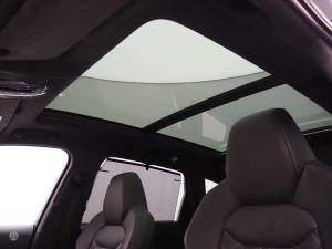 Black Audi SQ7 2021 in Vilnius, with an engine capacity of 4.00 L and mileage of 138 thousand km for 59000 €, photo 29 on AUTOMOTO.COM.LV