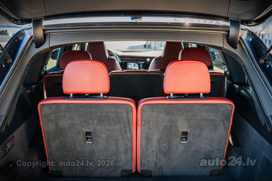Melns Audi SQ7 2021 Tallina, ar dzinēja tilpumu 4.00 L un nobraukumu 90 tūkst. km par 79000 €, foto 14 vietnē AUTOMOTO.COM.LV