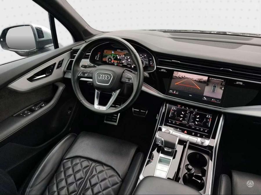 Black Audi SQ7 2022 in Vilnius, with an engine capacity of 4.00 L and mileage of 108 thousand km for 67200 €, photo 10 on AUTOMOTO.COM.LV