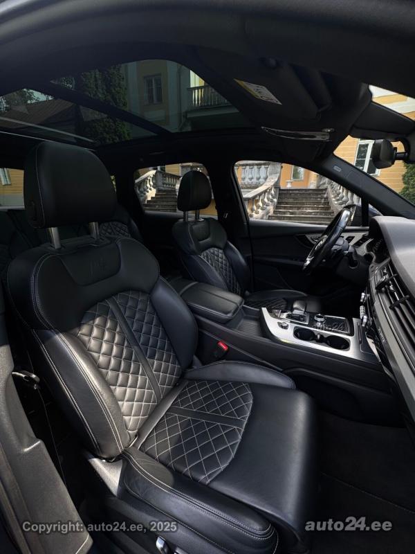 Black Audi SQ7 2017 in Tallinn, with an engine capacity of 4.00 L and mileage of 179 thousand km for 35990 €, photo 11 on AUTOMOTO.COM.LV