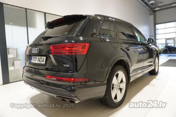 Melns Audi SQ7 2017 Tallina, ar dzinēja tilpumu 4.00 L un nobraukumu 209 tūkst. km par 23000 €, foto 3 vietnē AUTOMOTO.COM.LV