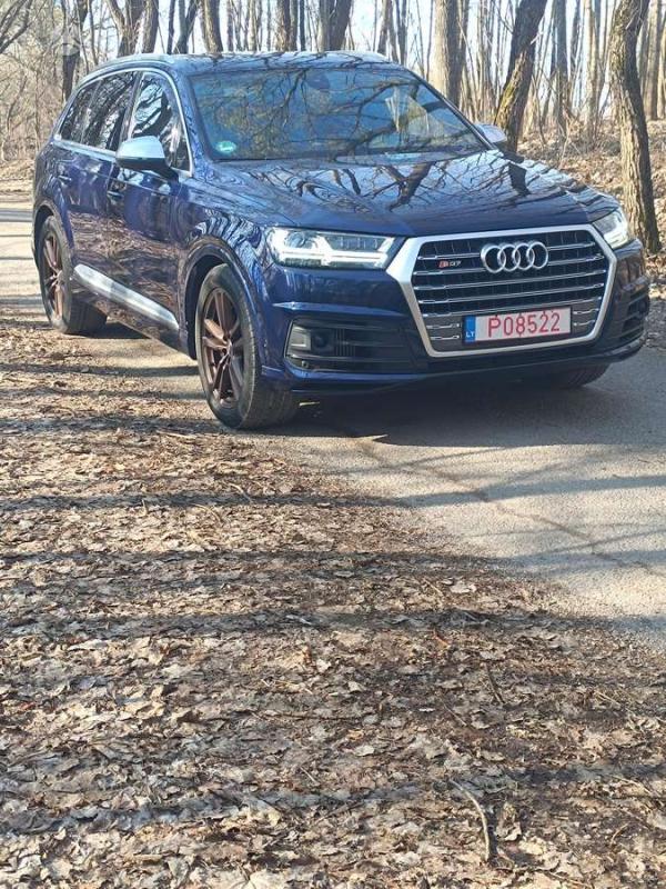 Audi SQ7 2018 in Kaunas on AUTOMOTO.COM.LV Blue Audi SQ7 2018 in Kaunas, with an engine capacity of 3.96 L and mileage of 213 thousand km for 24900 €, photo 4 on AUTOMOTO.COM.LV