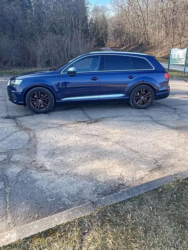 Audi SQ7 2018 in Kaunas on AUTOMOTO.COM.LV Blue Audi SQ7 2018 in Kaunas, with an engine capacity of 3.96 L and mileage of 213 thousand km for 24900 €, photo 6 on AUTOMOTO.COM.LV
