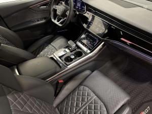 Zils Audi SQ7 2020 Viļņa, ar dzinēja tilpumu 3.96 L un nobraukumu 100 tūkst. km par 57990 €, foto 16 vietnē AUTOMOTO.COM.LV