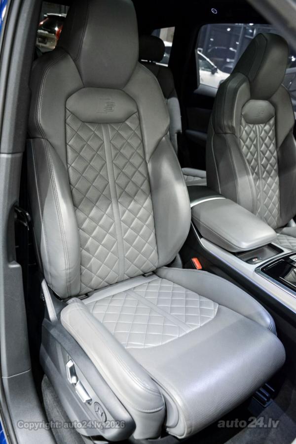 Blue Audi SQ7 2020 in Tallinn, with an engine capacity of 4.00 L and mileage of 135 thousand km for 69900 €, photo 11 on AUTOMOTO.COM.LV
