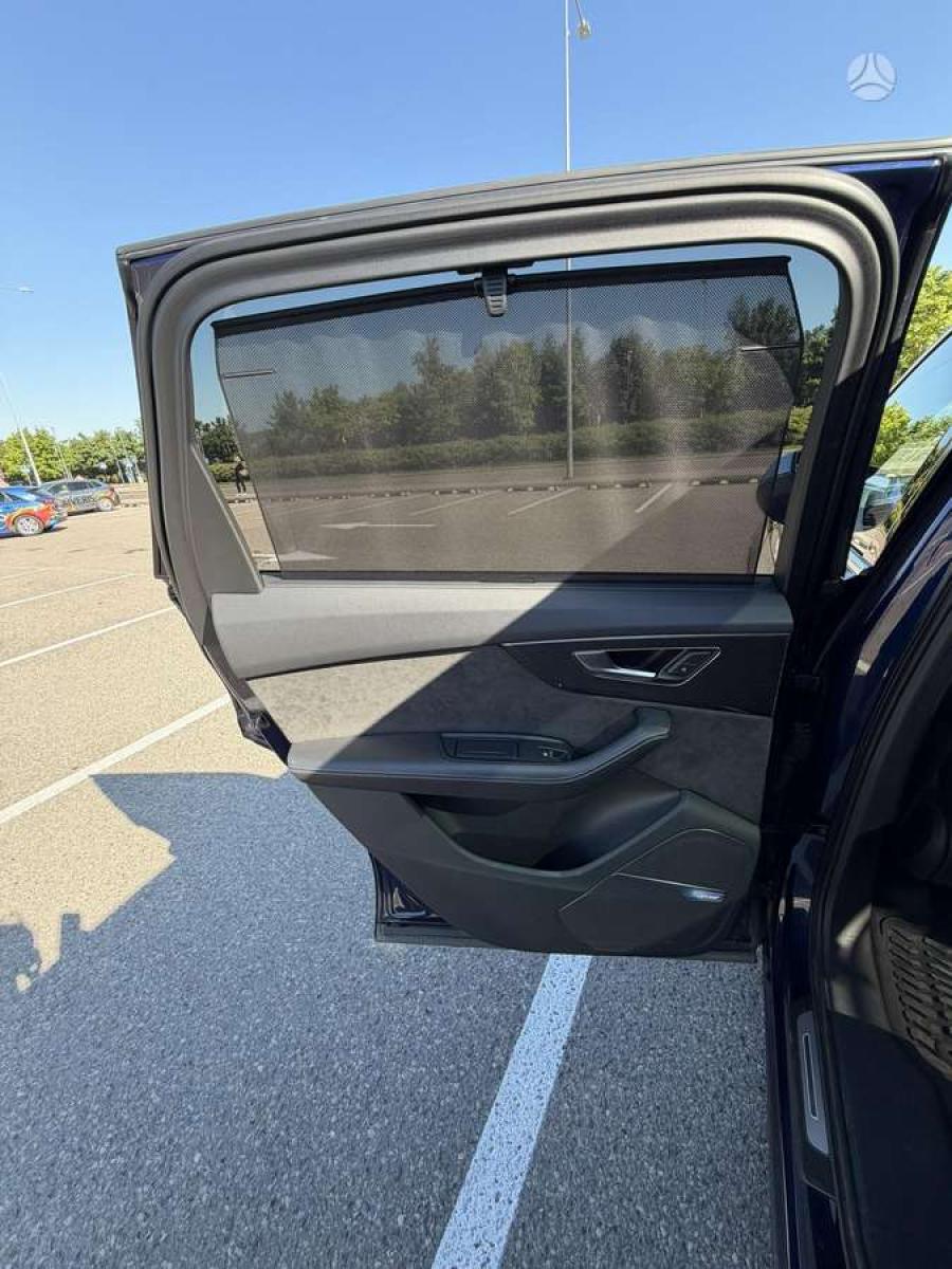 Blue Audi SQ7 2020 in Vilnius, with an engine capacity of 3.96 L and mileage of 109 thousand km for 52000 €, photo 15 on AUTOMOTO.COM.LV