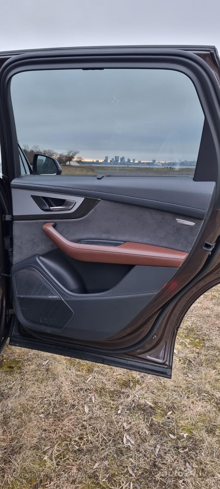 Audi SQ7 2017 in Tallinn, with an engine capacity of 4.00 L and mileage of 190 thousand km for 36500 €, photo 14 on AUTOMOTO.COM.LV