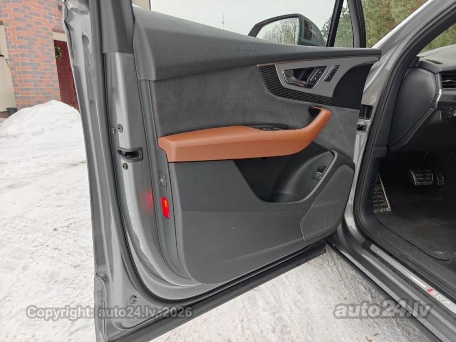 Серый Ауди SQ7 2016 в Тарту, объемом двигателя 4.00 л и пробегом 325 тыс. км за 23900 €, фото 13 на AUTOMOTO.COM.LV