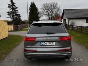 Pelēks Audi SQ7 2016 Tallina, ar dzinēja tilpumu 4.00 L un nobraukumu 338 tūkst. km par 24900 €, foto 9 vietnē AUTOMOTO.COM.LV