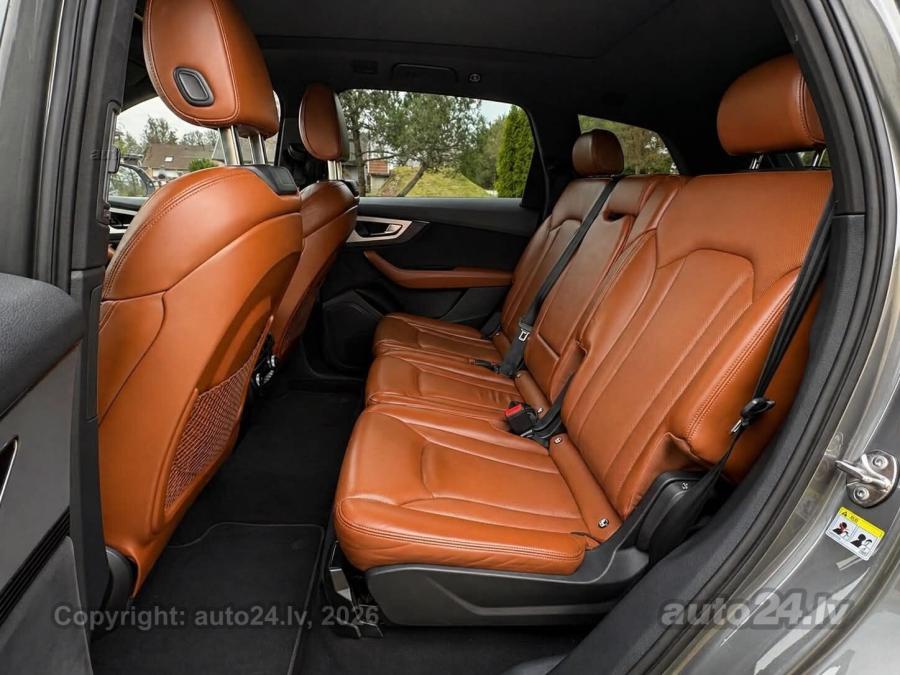 Pelēks Audi SQ7 2016 Tallina, ar dzinēja tilpumu 4.00 L un nobraukumu 338 tūkst. km par 24900 €, foto 11 vietnē AUTOMOTO.COM.LV