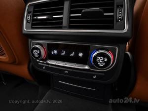 Pelēks Audi SQ7 2016 Tallina, ar dzinēja tilpumu 4.00 L un nobraukumu 338 tūkst. km par 24900 €, foto 17 vietnē AUTOMOTO.COM.LV
