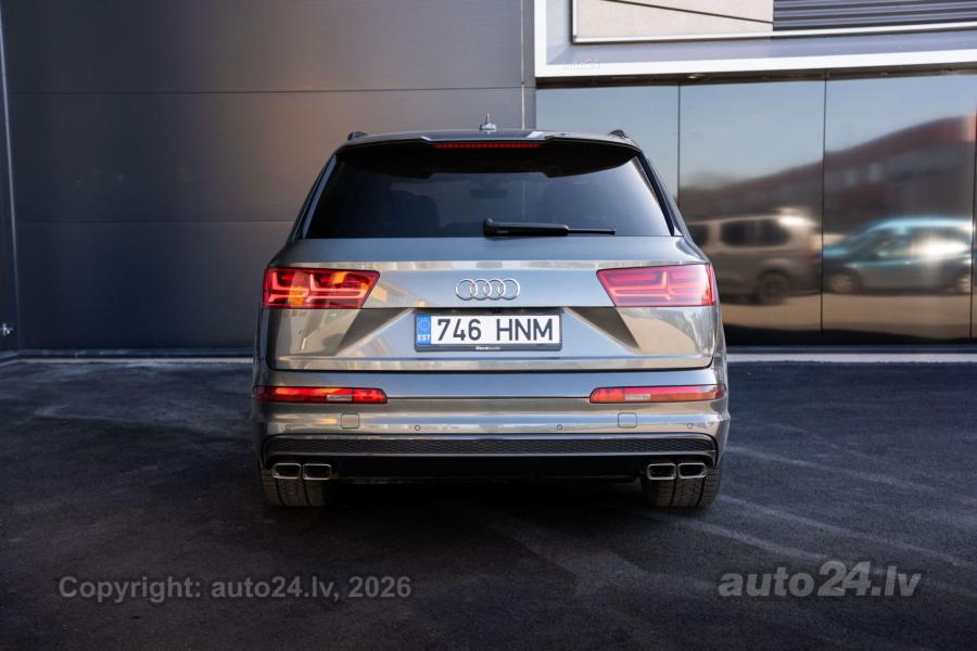 Grey Audi SQ7 2017 in Tallinn, with an engine capacity of 4.00 L and mileage of 211 thousand km for 36900 €, photo 4 on AUTOMOTO.COM.LV