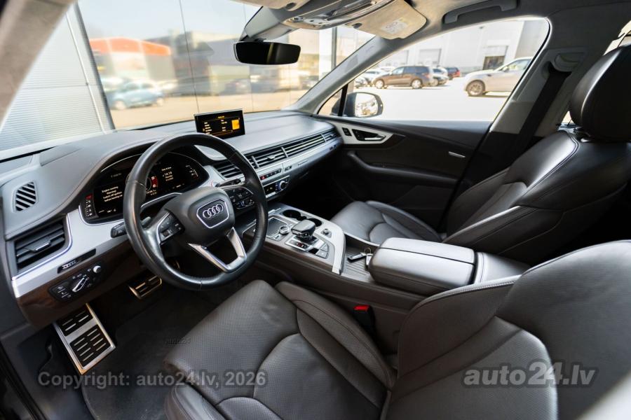 Grey Audi SQ7 2017 in Tallinn, with an engine capacity of 4.00 L and mileage of 211 thousand km for 36900 €, photo 15 on AUTOMOTO.COM.LV