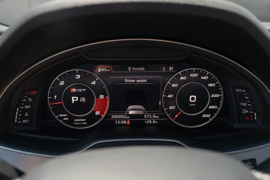 Pelēks Audi SQ7 2017 Viļņa, ar dzinēja tilpumu 4.00 L un nobraukumu 200 tūkst. km par 29950 €, foto 26 vietnē AUTOMOTO.COM.LV