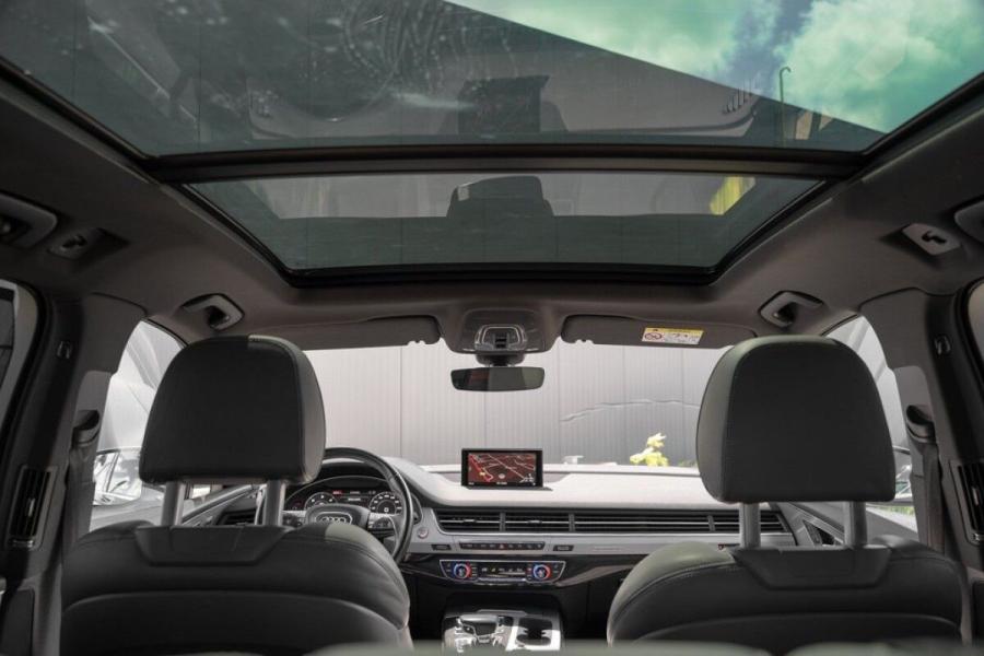Pelēks Audi SQ7 2017 Viļņa, ar dzinēja tilpumu 4.00 L un nobraukumu 200 tūkst. km par 29950 €, foto 28 vietnē AUTOMOTO.COM.LV