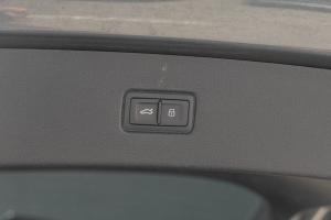Pelēks Audi SQ7 2017 Viļņa, ar dzinēja tilpumu 4.00 L un nobraukumu 200 tūkst. km par 29950 €, foto 34 vietnē AUTOMOTO.COM.LV