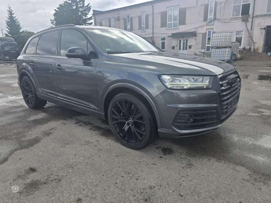 Pelēks Audi SQ7 2017 Šilalė, ar dzinēja tilpumu 3.96 L un nobraukumu 217 tūkst. km par 23500 €, foto 1 vietnē AUTOMOTO.COM.LV