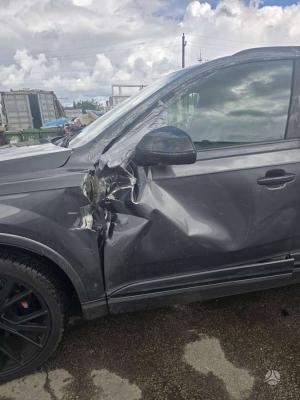 Pelēks Audi SQ7 2017 Šilalė, ar dzinēja tilpumu 3.96 L un nobraukumu 217 tūkst. km par 23500 €, foto 8 vietnē AUTOMOTO.COM.LV