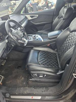 Pelēks Audi SQ7 2017 Šilalė, ar dzinēja tilpumu 3.96 L un nobraukumu 217 tūkst. km par 23500 €, foto 9 vietnē AUTOMOTO.COM.LV