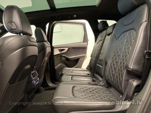 Grey Audi SQ7 2017 in Tallinn, with an engine capacity of 4.00 L and mileage of 219 thousand km for 30900 €, photo 7 on AUTOMOTO.COM.LV