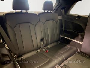 Grey Audi SQ7 2017 in Tallinn, with an engine capacity of 4.00 L and mileage of 219 thousand km for 30900 €, photo 10 on AUTOMOTO.COM.LV