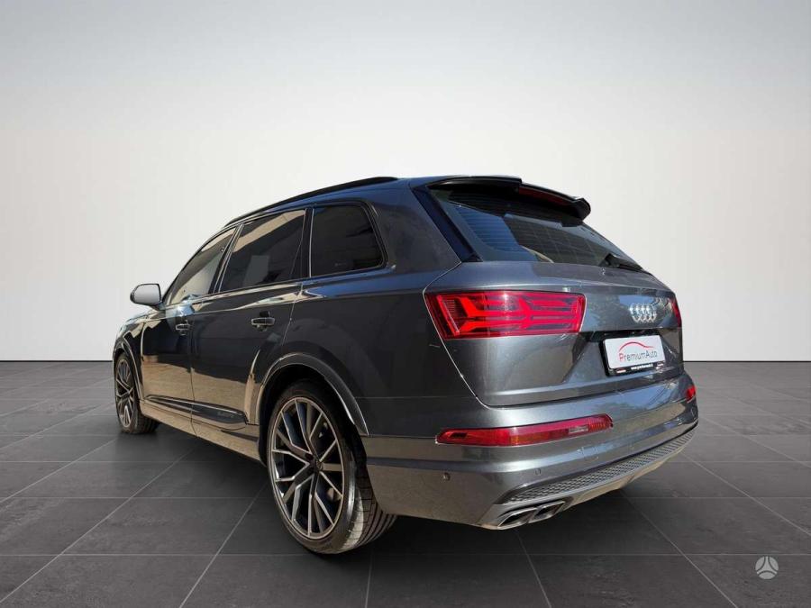 Grey Audi SQ7 2017 in Vilnius, with an engine capacity of 3.96 L and mileage of 214 thousand km for 35500 €, photo 5 on AUTOMOTO.COM.LV
