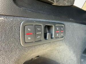 Grey Audi SQ7 2017 in Vilnius, with an engine capacity of 3.96 L and mileage of 214 thousand km for 35500 €, photo 26 on AUTOMOTO.COM.LV